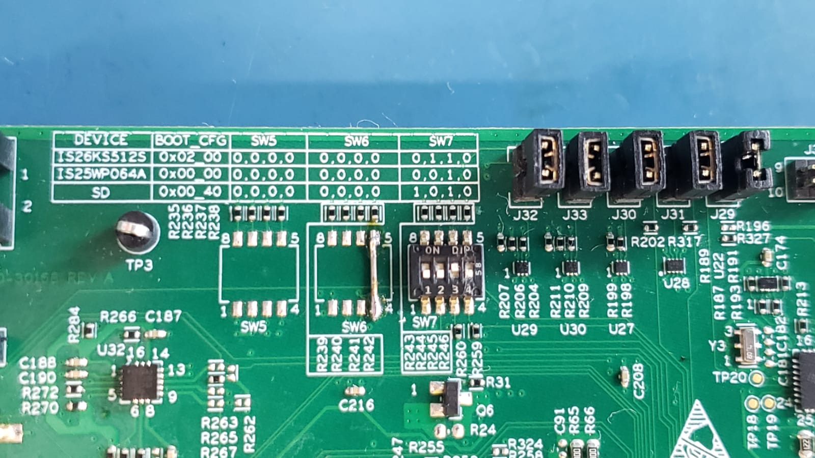 I Mxrt1050 Evkb Rev A1 And B1 Differences In The Flash Memory U19 Connections Nxp Community