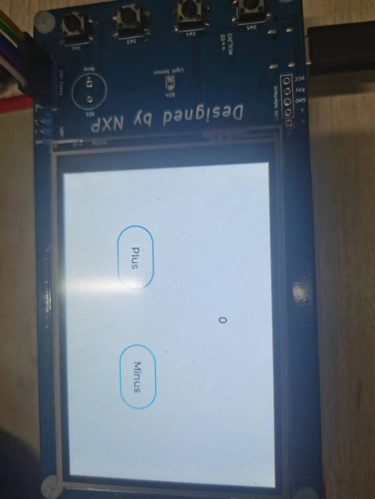 Solved: lpc5506 keil通过jlink烧写之后黑屏 - NXP Community