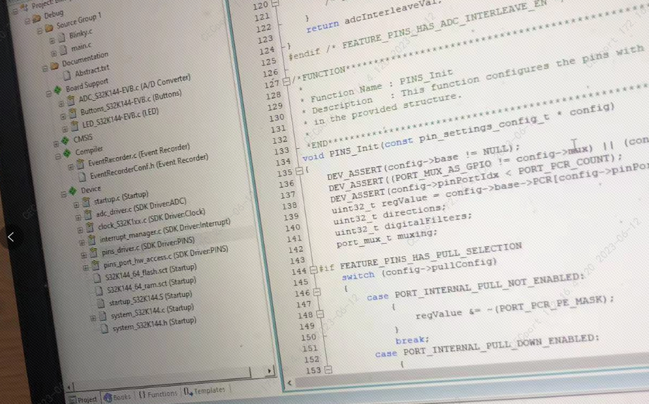 What is the difference:pins drver.c(SDK DriverPiNS)pins port hw access.c (SDK Driver:PiNS) - NXP ...