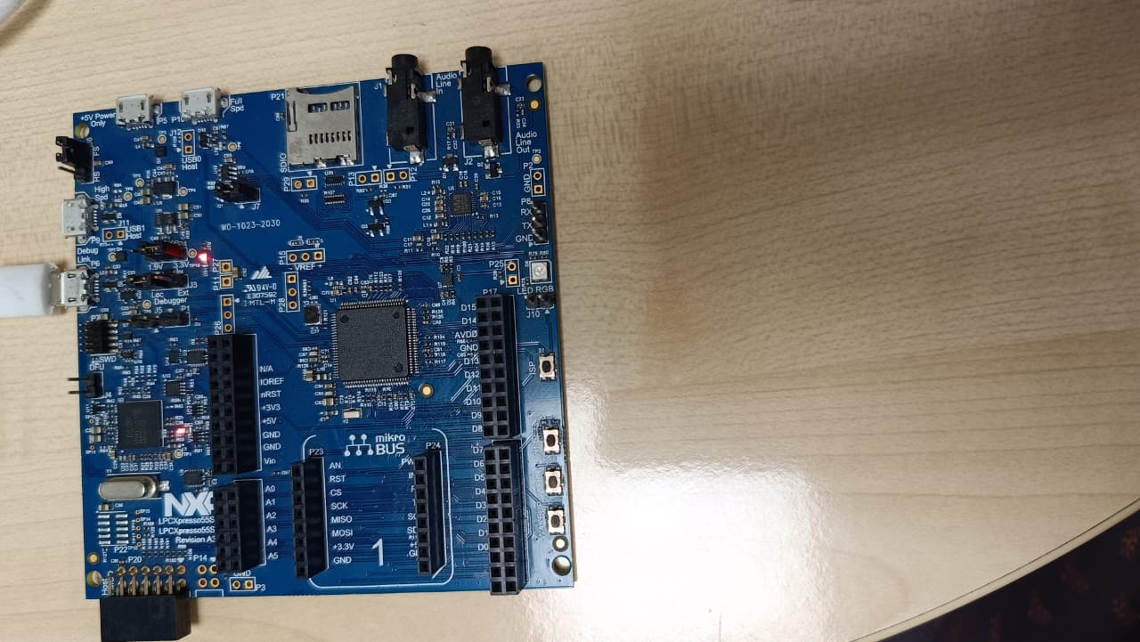 LPC55s69JBD100 Evaluation board : unable to load the program via debug port - NXP Community
